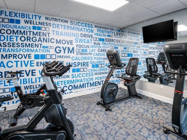 Stoneridge at Mark Center Apartment Homes 3 Bedroom Apartment for Rent at 5797A Rayburn Ave, Alexandria, VA 22311 Larchmont Village Apartments West
