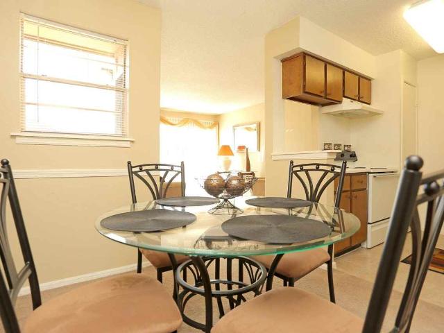 Stoneridge @ 36th Apartments 2 Bedroom Apartment for Rent at 3625 S Lakewood Ave, Tulsa, OK 74135