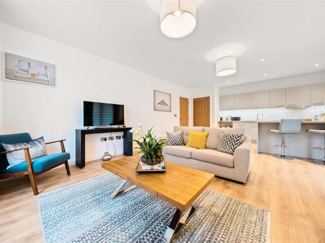 Stoneworks Place, Matlock DE4 2 bed apartment to rent £1,550 pcm £358 pw