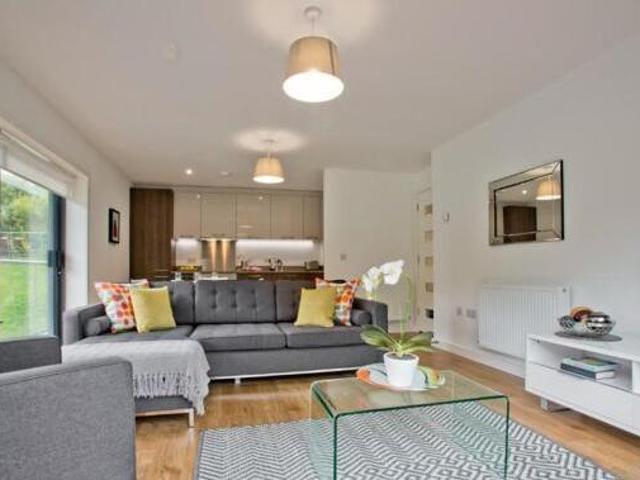 Stoneywood Brae, Aberdeen, 2 Bedroom Flat