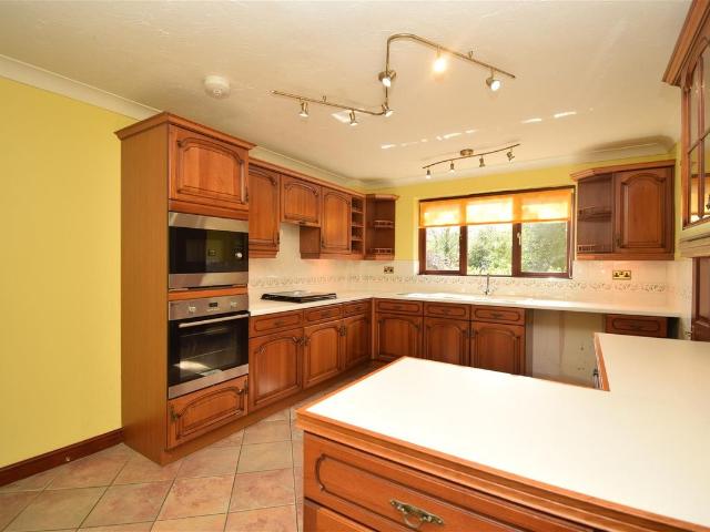 Stoney Lane, Wakefield WF4, 5 bed detached house to rent, £1,000 pcm | PrimeLocation