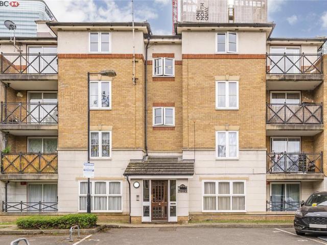Stoneyard Lane, Poplar, London, E14 2 bed flat to rent £1,950 pcm £450 pw