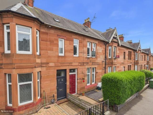Stoneybank Terrace, Musselburgh. 2 bed duplex to rent £1,325 pcm £306 pw
