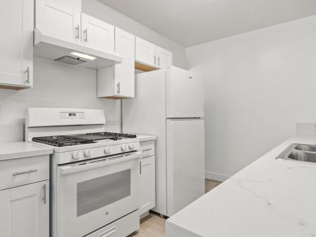 Stoneybrook Apartments 2 Bedroom Apartment for Rent at 1990 Apple St, Oceanside, CA 92054 Loma Alta
