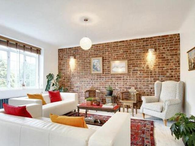 Stoneygate Court, Leicester, 3 Bedroom Apartment