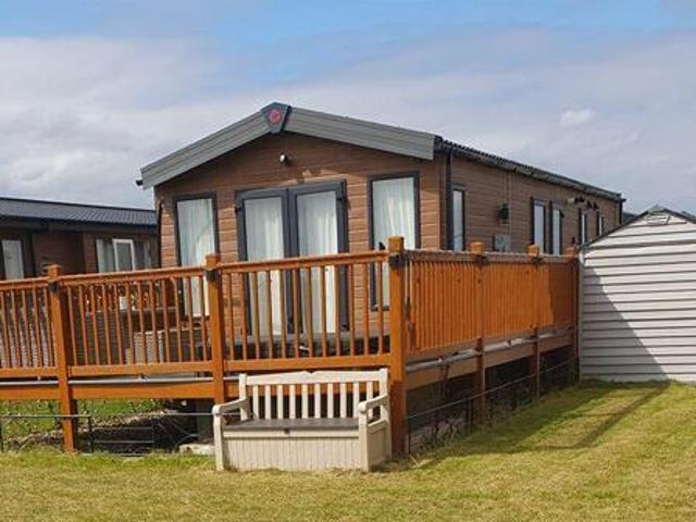 Stonham Barns Holiday Park, Stonham Aspal, 3 Bedroom Lodge