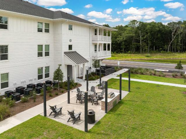 Stono Oaks 1 Bedroom Apartment for Rent at 555 Linger Longer Dr, Johns Island, SC 29455