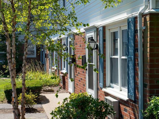 Stony Brook Commons 1 Bedroom Apartment for Rent at 390 Blue Ledge Dr, Boston, MA 02131 Metropolitan Hill Beach Street