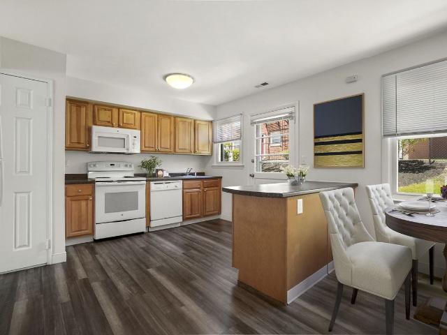 Stony Brook Commons 3 Bedroom Apartment for Rent at 390 Blue Ledge Dr, Boston, MA 02131 Metropolitan Hill Beach Street