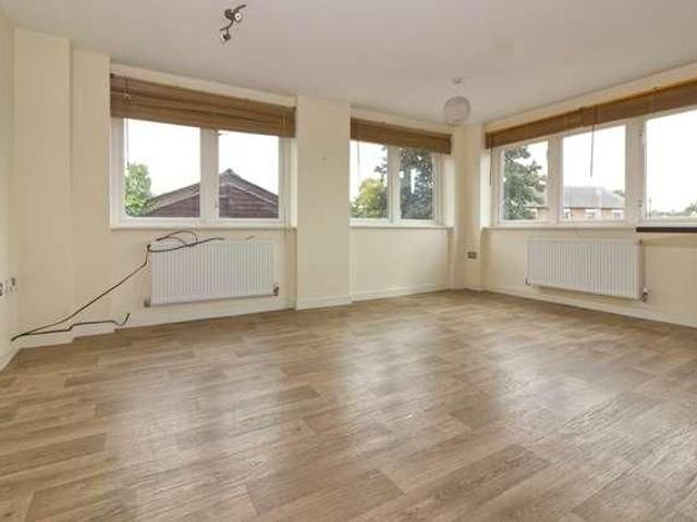 Stony Stratford A Large Double Bed, Bath Apartment, MK11