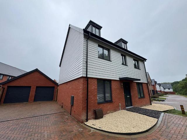 Stonyfield Road, Fareham PO15 5 bed house to rent £2,600 pcm £600 pw
