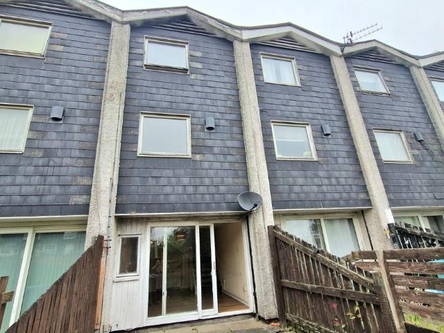 Stonylee Road, Cumbernauld G67, 2 bed town house to rent, £695 pcm | PrimeLocation