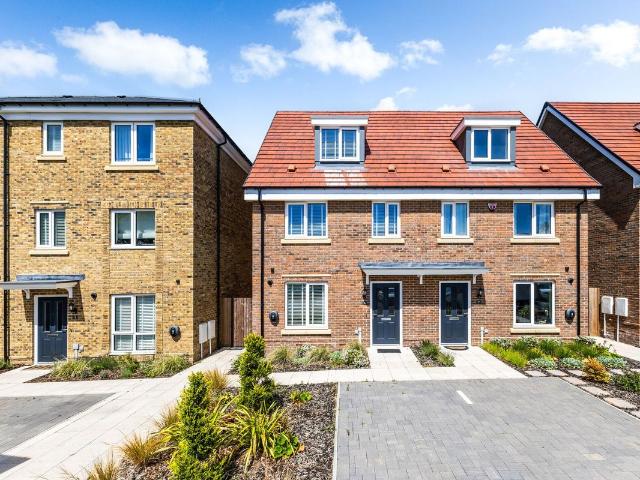 Stopes Road, Ascot, Berkshire SL5, 3 bed semi detached house to rent, £2,850 pcm | PrimeLocation