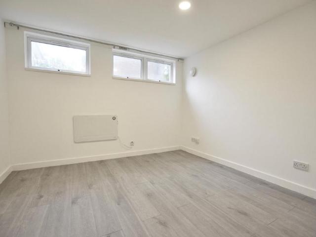 Stopford Road, Plaistow, E13 1 bed flat to rent £1,600 pcm £369 pw