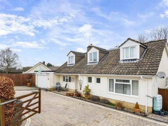 Stoppers Hill, Brinkworth, 5 Bedroom Detached