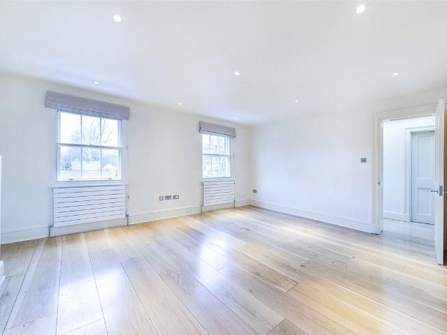 Store Street, Bloomsbury WC1E, 2 bed flat to rent, £3,683 pcm | PrimeLocation