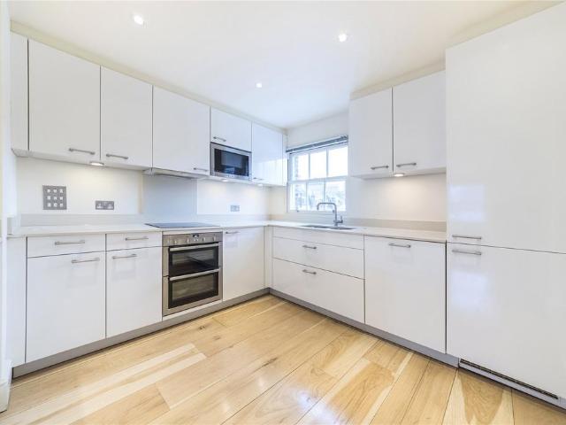 Store Street, Bloomsbury, London 2 bed flat to rent £3,683 pcm £850 pw