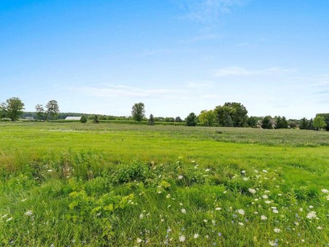 Storm View Ct Unit 2, Luxemburg, WI 54217
