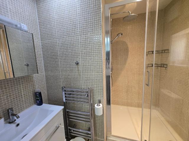 Stormont Way, Chessington KT9, Room to rent, £800 pcm | PrimeLocation