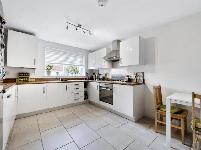 Stornoway Road, Corby NN17, 2 bed flat to rent, £925 pcm | PrimeLocation