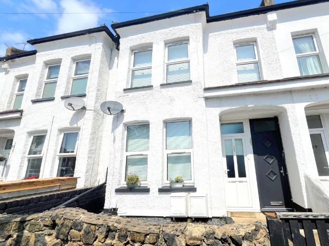 Stornoway Road, Southend On Sea SS2, 2 bed flat to rent, £1,395 pcm | PrimeLocation