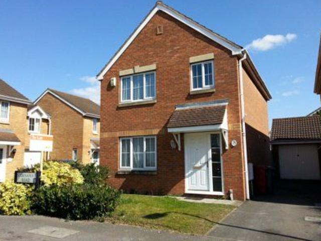 Stornaway Road, Slough SL3, 3 bed detached house to rent, £2,350 pcm | PrimeLocation