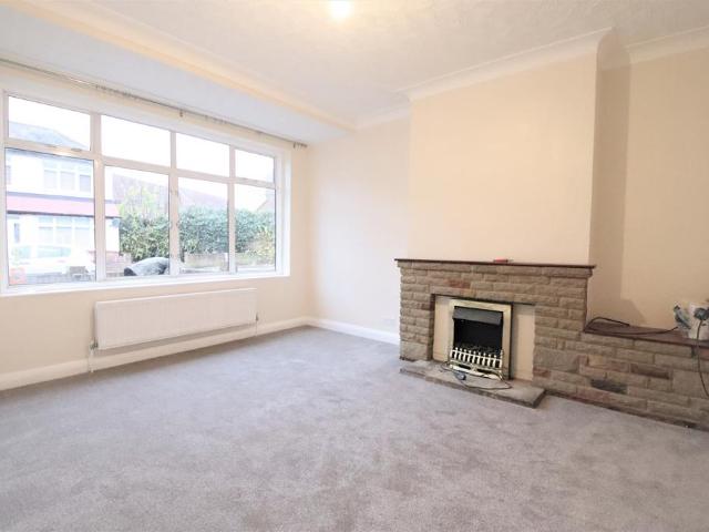 Storrington Road, Croydon CR0 3 bed terraced house to rent £1,900 pcm £438 pw
