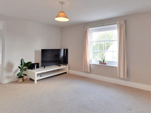 Stortford Road, Great Dunmow CM6, 1 bed flat to rent, £1,000 pcm | PrimeLocation