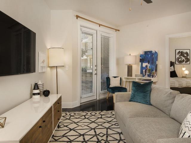 State Street Studio Apartment for Rent at 1520 N Memorial Way, Houston, TX 77007 Washington Ave Memorial Park