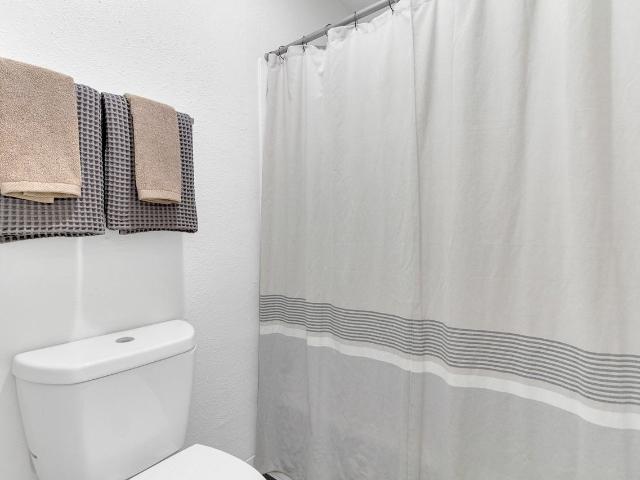 Station at Elm Creek Studio Apartment for Rent at 5050 Fredericksburg Rd, San Antonio, TX 78229
