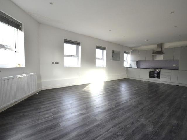Station Approach, Ashford TW15, 2 bed flat to rent, £1,550 pcm | PrimeLocation
