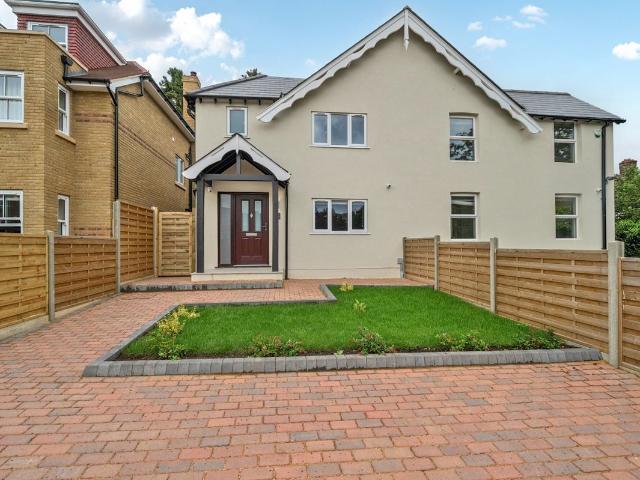 Station Approach, Chelsfield, Orpington BR6, 3 bed semi detached house to rent, £3,250 pcm | PrimeLocation