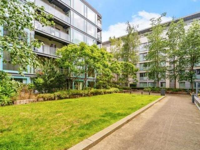 Station Approach, Hayes, 1 Bedroom Apartment