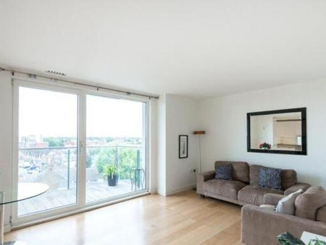 Station Approach, Hayes, 2 Bedroom Apartment