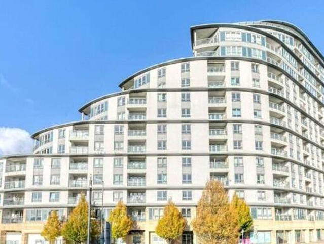 Station Approach, Woking, 1 Bedroom Flat