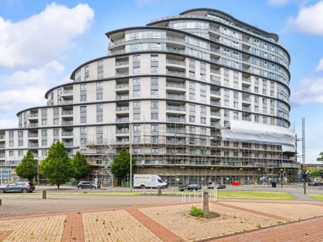 Station Approach, Woking GU22, 1 bed flat to rent, £1,375 pcm | PrimeLocation