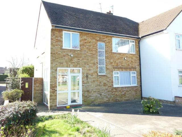 Station Close, Herts AL9 2 bed maisonette to rent £1,490 pcm £344 pw