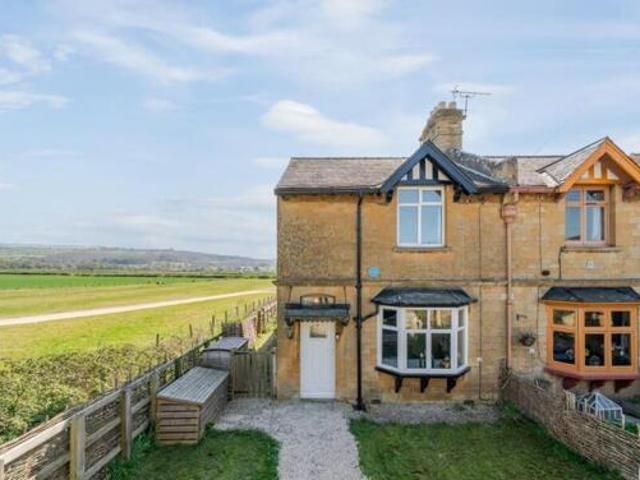 Station Cottages, Toddington, 3 Bedroom Cottage