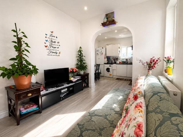 Station Grove, Wembley, HA0