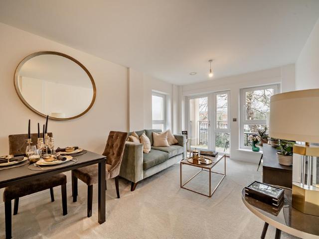 Station Parade, Virginia Water GU25 2 bed retirement property to rent £4,605 pcm £1,063 pw