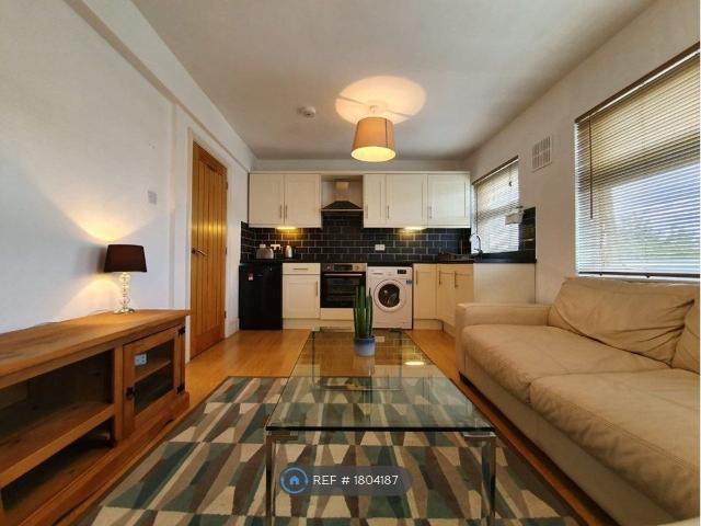 Station Parade, Harrow HA3, 1 bed flat to rent, £1,400 pcm | PrimeLocation