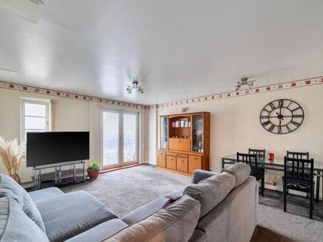 Station Road, Centurion House, 2 Bedroom Flat
