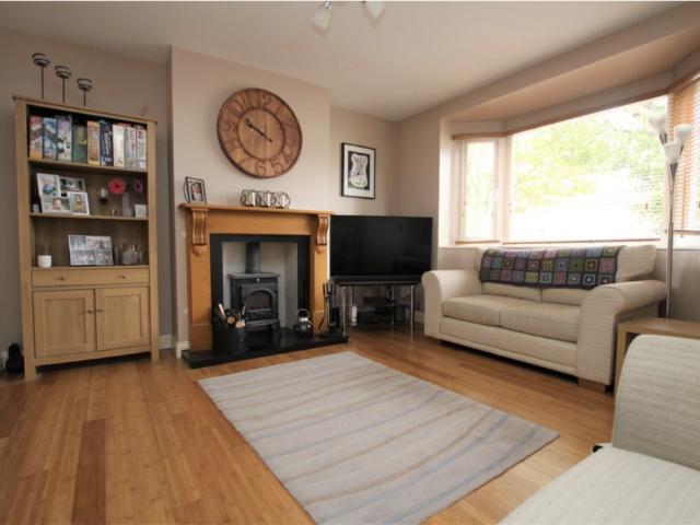 Station Road, Crayford DA1 3 bed semi detached house to rent £2,100 pcm £485 pw
