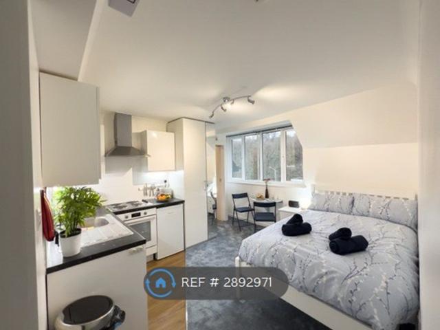 Station Road, Amersham HP7, Studio to rent, £1,050 pcm | PrimeLocation