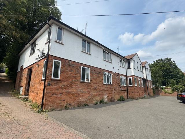 Station Road, Amersham HP7, 2 bed flat to rent, £1,600 pcm | PrimeLocation