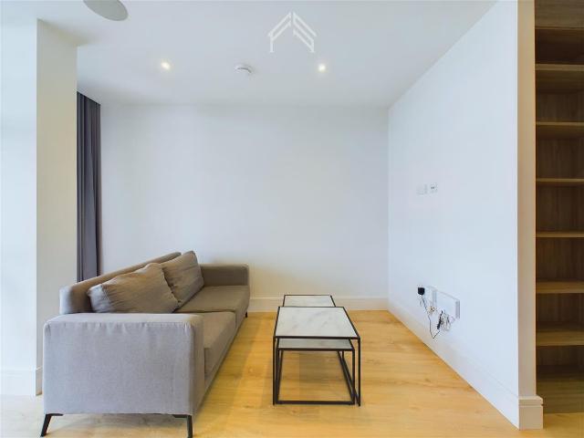 Station Road, Addlestone KT15, Studio to rent, £1,050 pcm | PrimeLocation