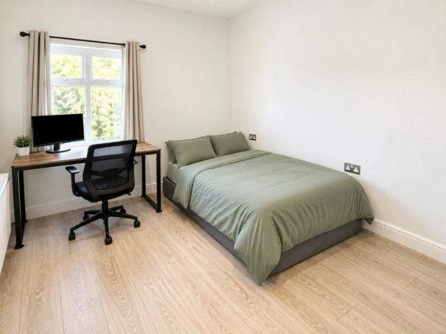 Station Road, Addlestone, Surrey, KT15