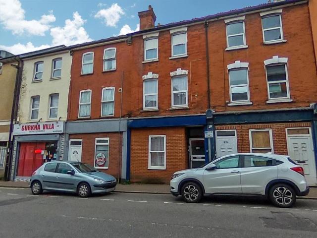 Station Road, Aldershot 3 bed flat to rent £1,275 pcm £294 pw