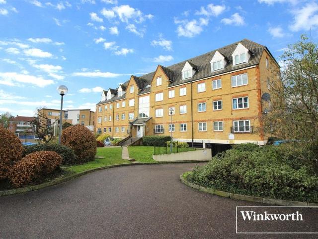 Station Road, Borehamwood, Hertfordshire WD6, 2 bed flat to rent, £1,650 pcm | PrimeLocation