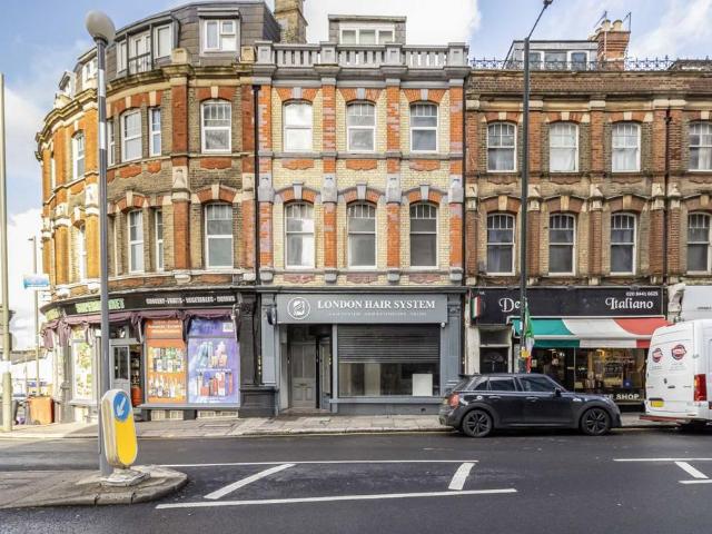 Station Road, Barnet EN5 1 bed flat to rent £1,450 pcm £335 pw